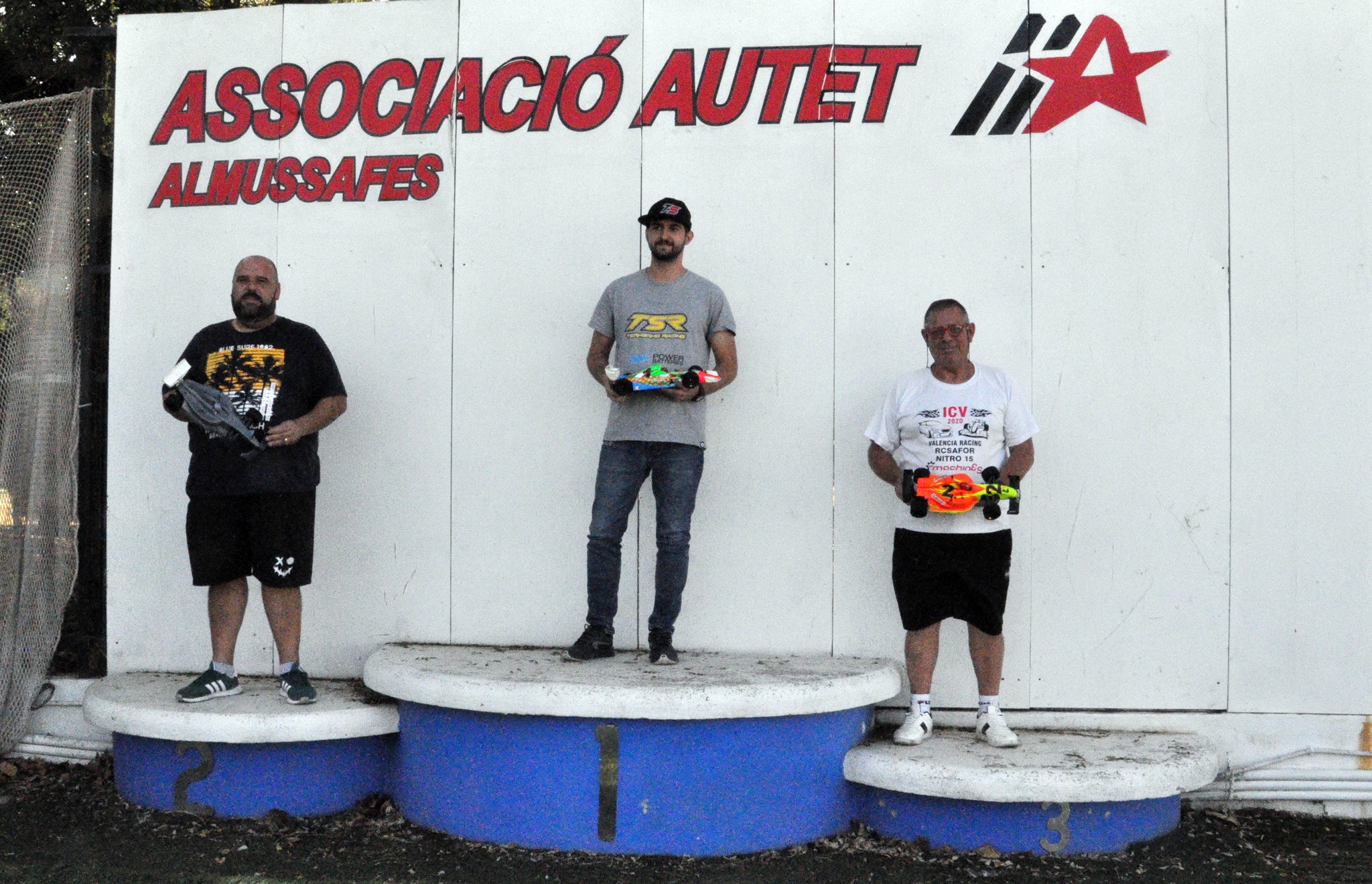 Victory and 2024 F1 champion in the RC FACV! ( T-Saxo Driver- Juan Manuel Ferrández) — VAPON